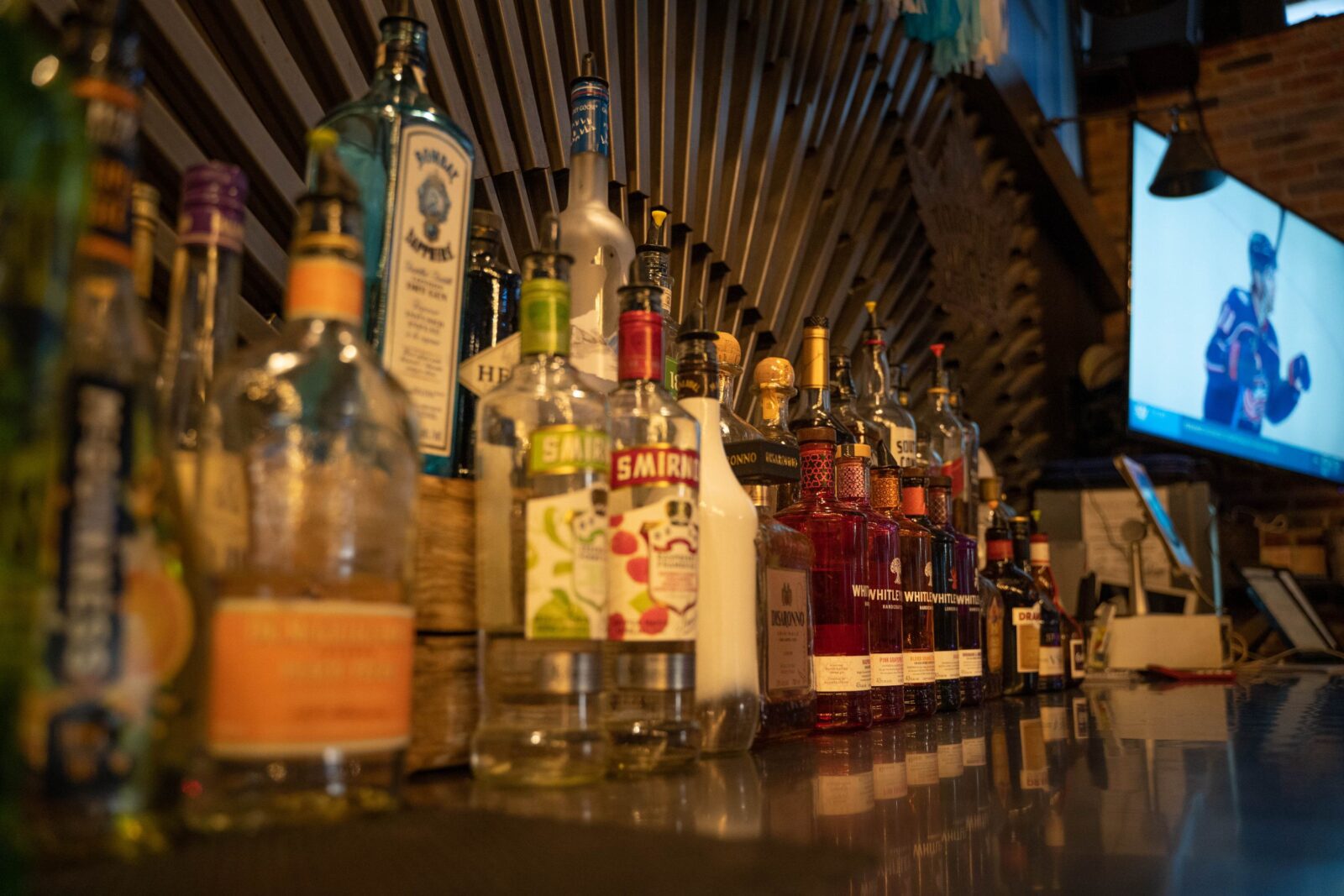 Hooligans Barrie - Satisfy your cravings for extraordinary at hooligans gastro bar